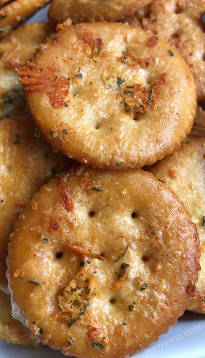 Zesty Baked Ritz Crackers