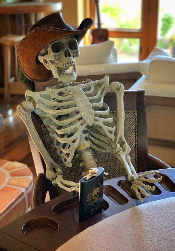 DIY BOO Sign (Easy Halloween Decor Idea)